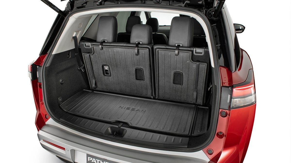 REAR PROTECTION TRAY - Nissan